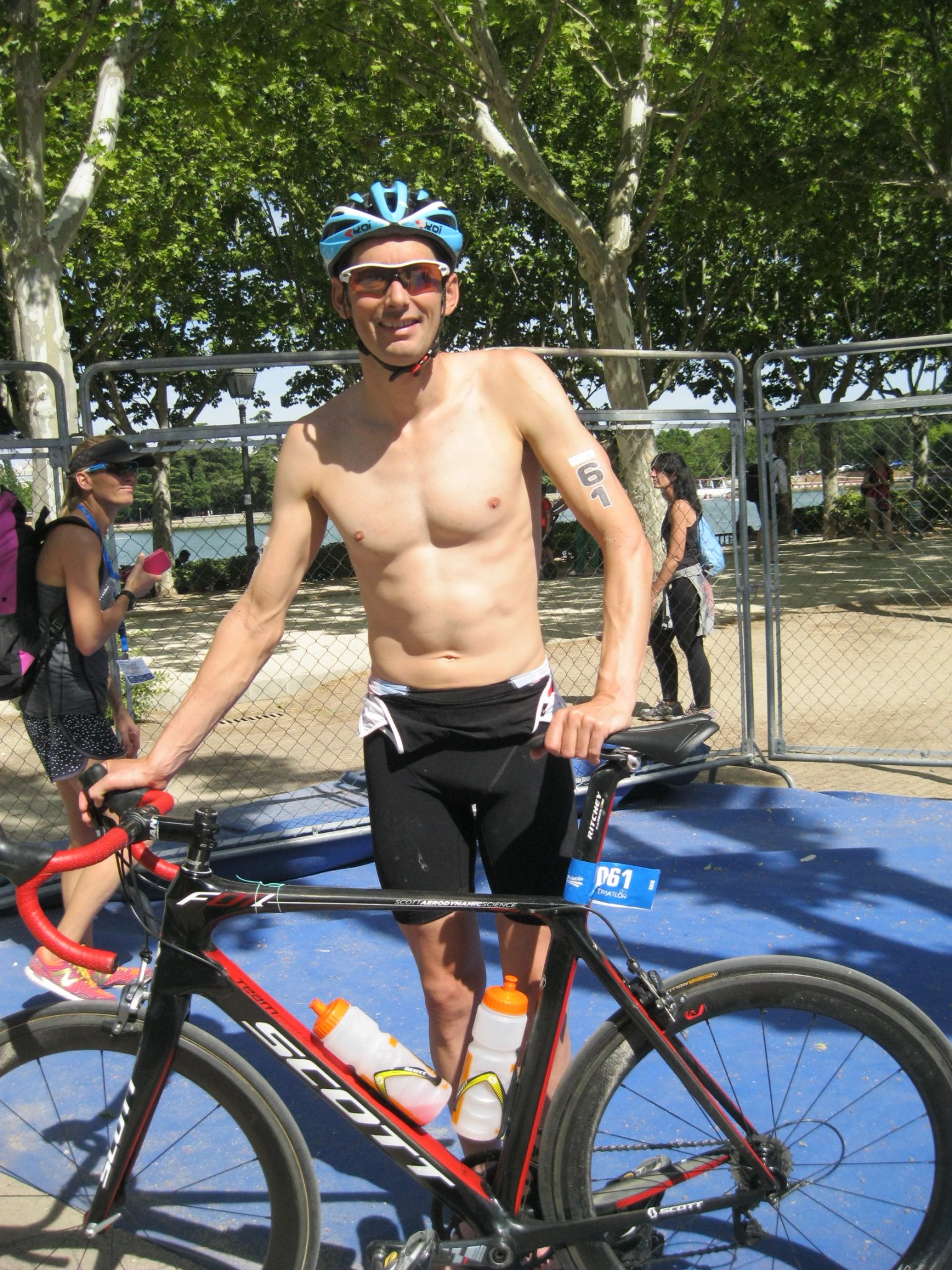 STUART HAYES: EL GRAN APOYO DE LOS TRIATLETAS HERMANOS BROWNLEE ...