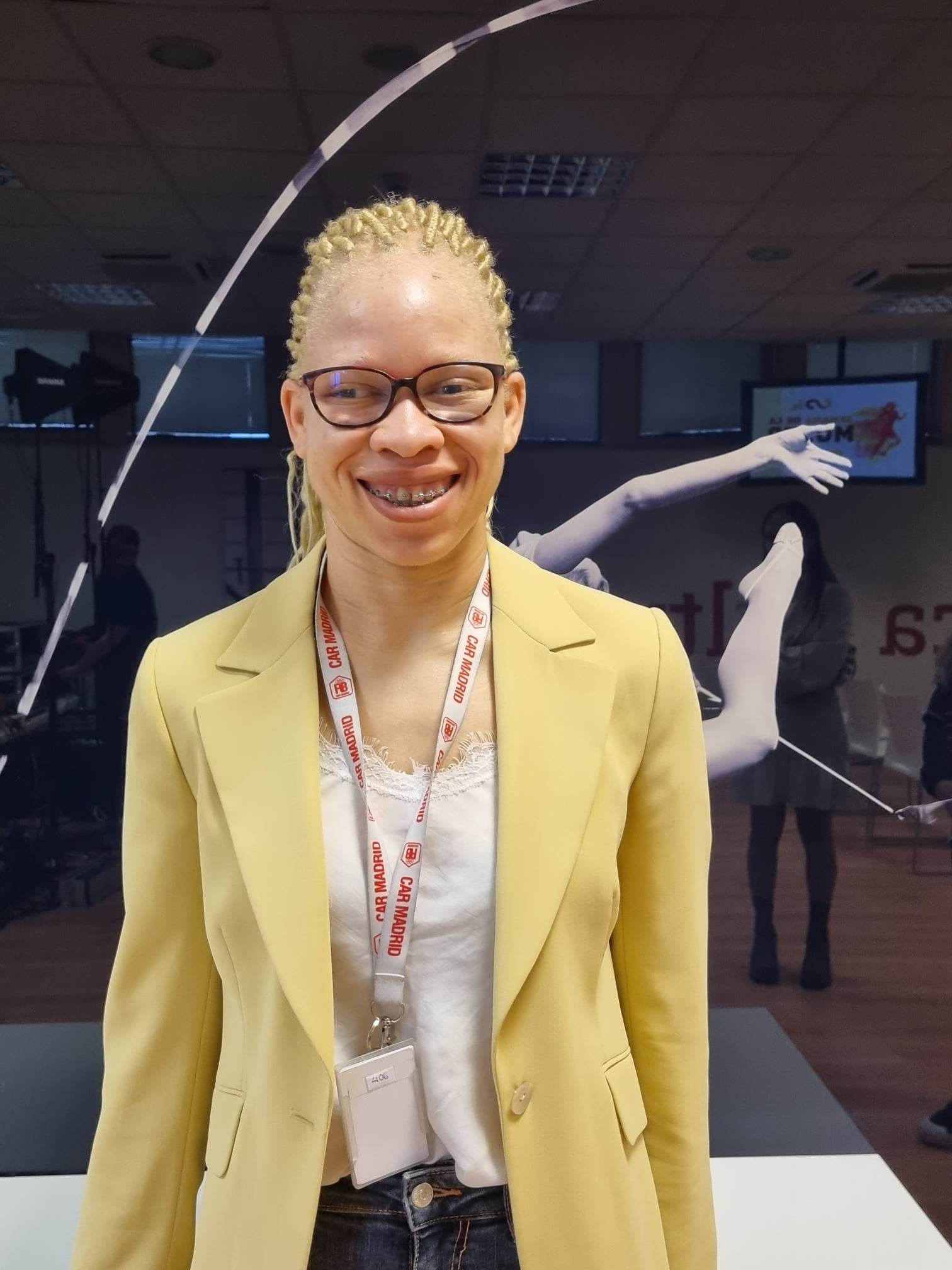 ADI IGLESIAS, LA ATLETA ALBINA QUE HUYÓ DE LAS SUPERSTICIONES EN MALI ...