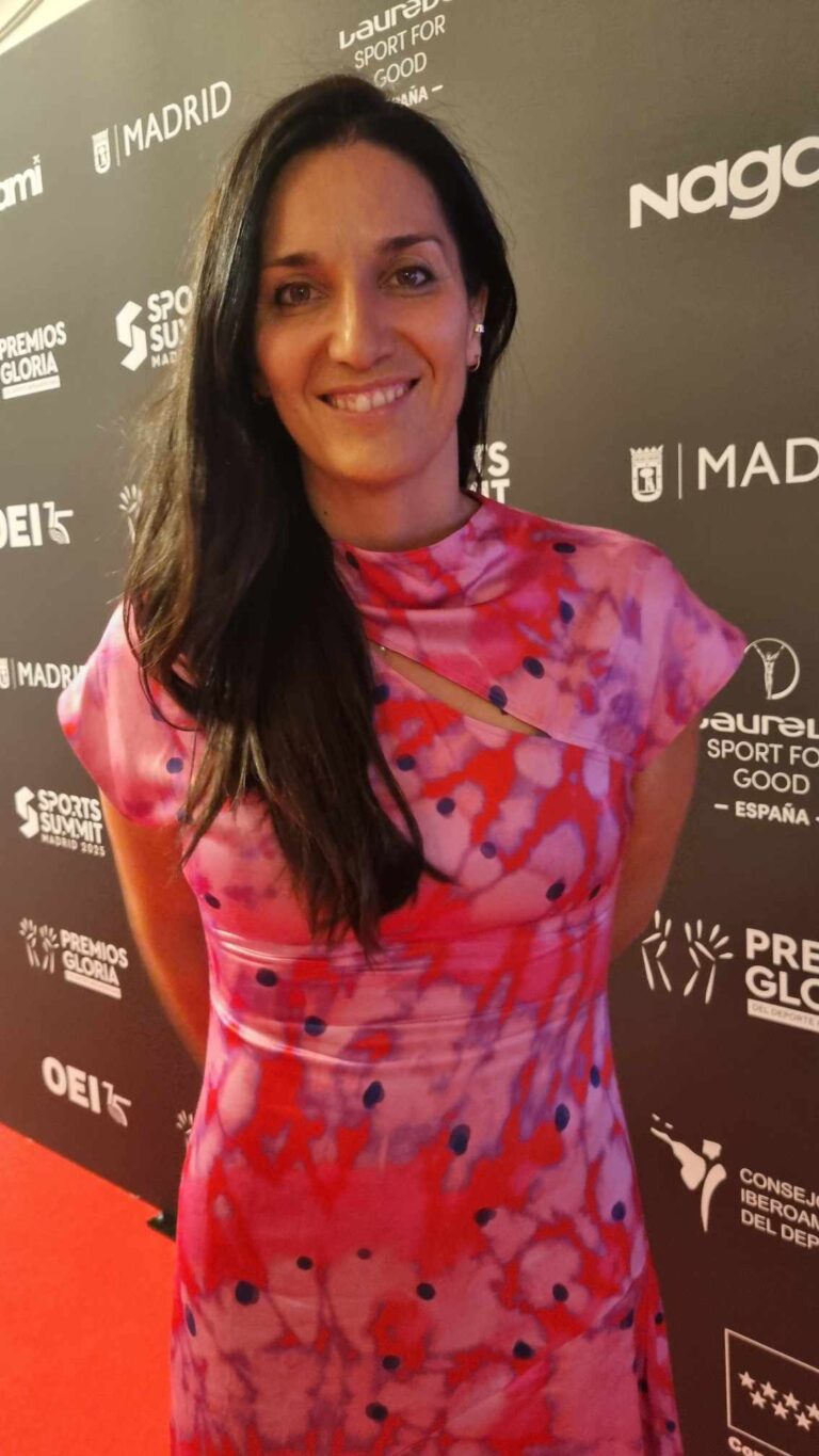 ANDREA FUENTES: «SOMOS EL EQUIPO QUE MÁS FELIZ ESTÁ EN LA PISCINA ...